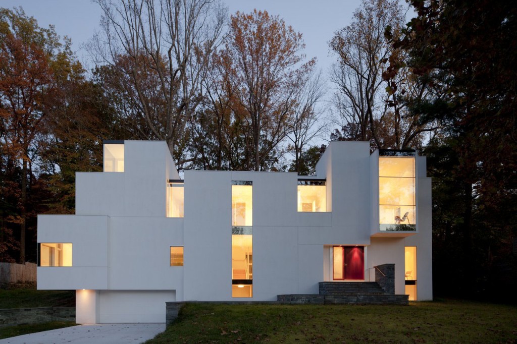 Irregular Shaped House Explores Ambiguous Modern Architecture ...