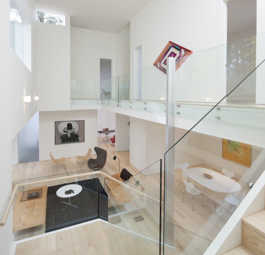 Irregular Shaped House Explores Ambiguous Modern Architecture ...