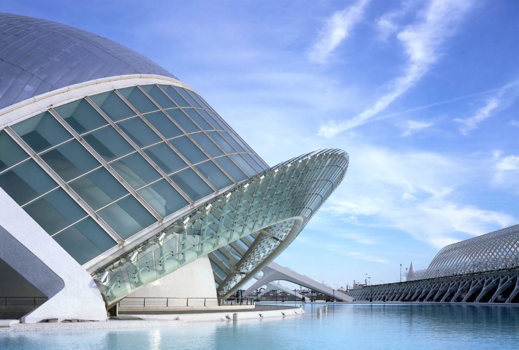 L’Hemisfèric: An Eye-Catching Architectural Masterpiece In Valencia
