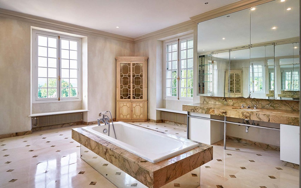 Legendary Mansion On The French Riviera With Neo-Palladian Style ...