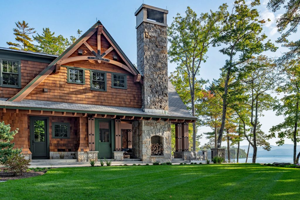 Lakeside Estate: A Harmonious Blend of Nature & Architecture