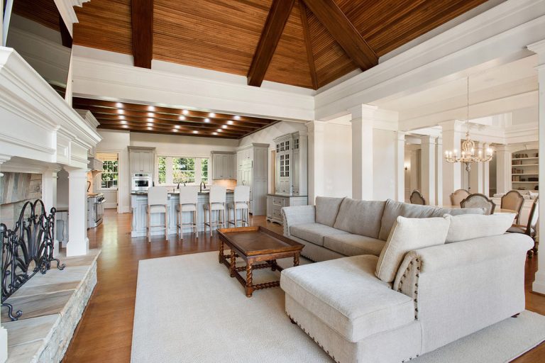 Classic Southern Style Estate with Winding Tree-Lined Driveway