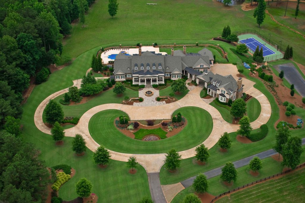 Classic Southern Style Estate with Winding Tree-Lined Driveway