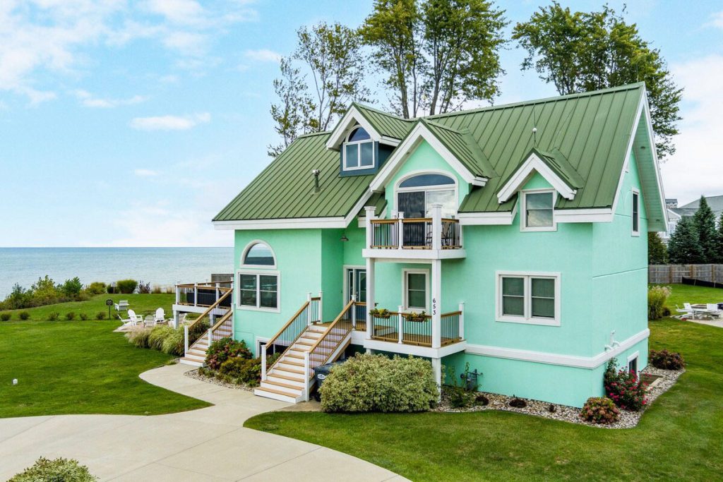 Charming Beach House with Panoramic Views of Lake Michigan
