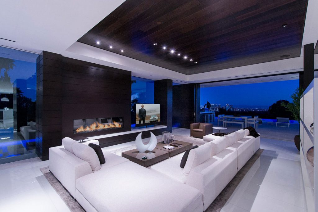 World-Class Beverly Hills Contemporary Luxury Home With Dramatic Views ...