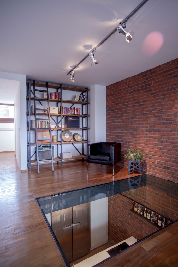 Triplex Loft Apartment Maximizes Natural Light | iDesignArch | Interior ...