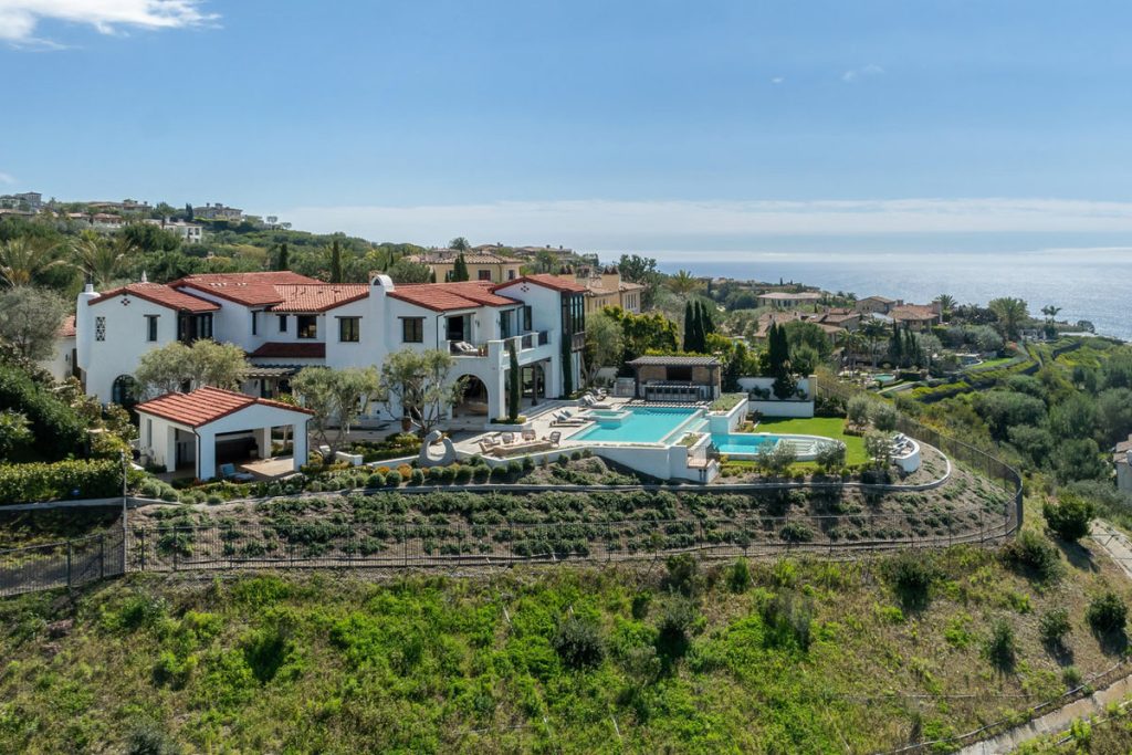 Exquisite Hilltop Dream Estate with Captivating Coastline View