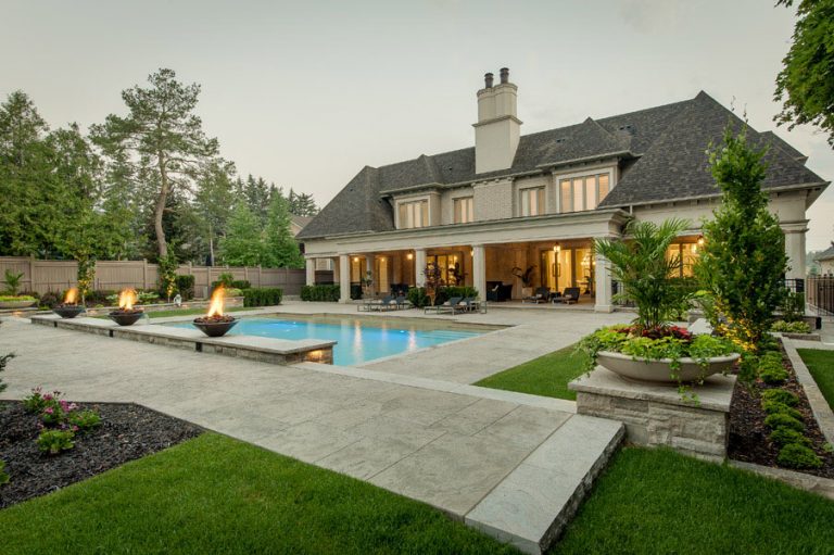 The Art of Detail: A Majestic Mansion with Impeccable Craftsmanship ...