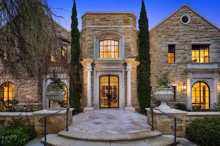 Impressive Sandstone Mansion with Classical Architecture