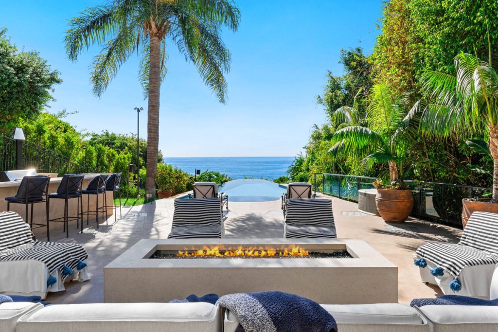 Ultra-Modern Oceanfront Tropical Resort Style Villa