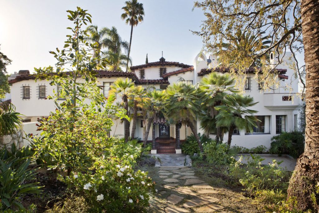 Mediterranean-Inspired Spanish Colonial Revival Luxury House in Los Angeles