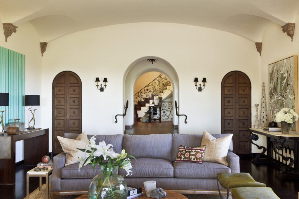 Mediterranean-Inspired Spanish Colonial Revival Luxury House in Los Angeles