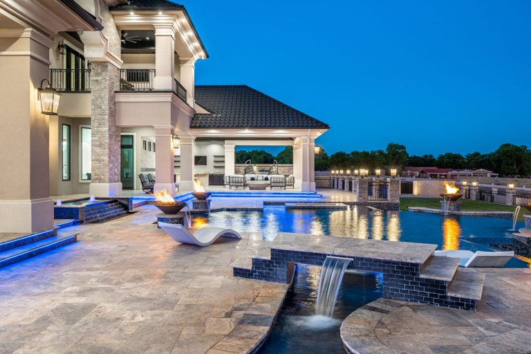 Modern Luxury Mansion with Classic Design Elements