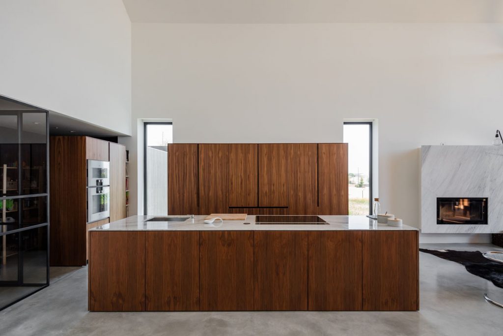 Geometric Proportional House Built on a Rectangular Piece of Land ...