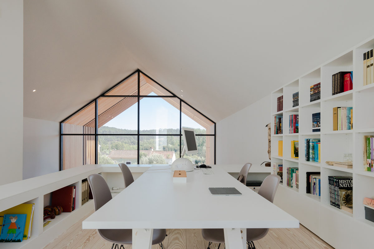 Geometric Proportional House Built on a Rectangular Piece of Land ...