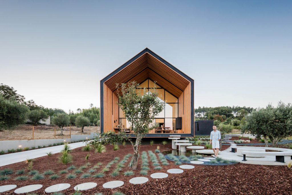 Geometric Proportional House Built on a Rectangular Piece of Land ...