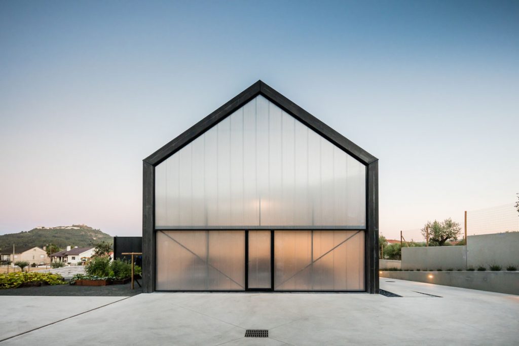 Geometric Proportional House Built on a Rectangular Piece of Land ...