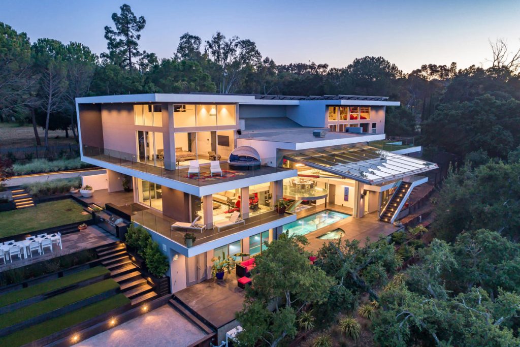 Ultra Modern High Tech Home Inspired by Science Fiction