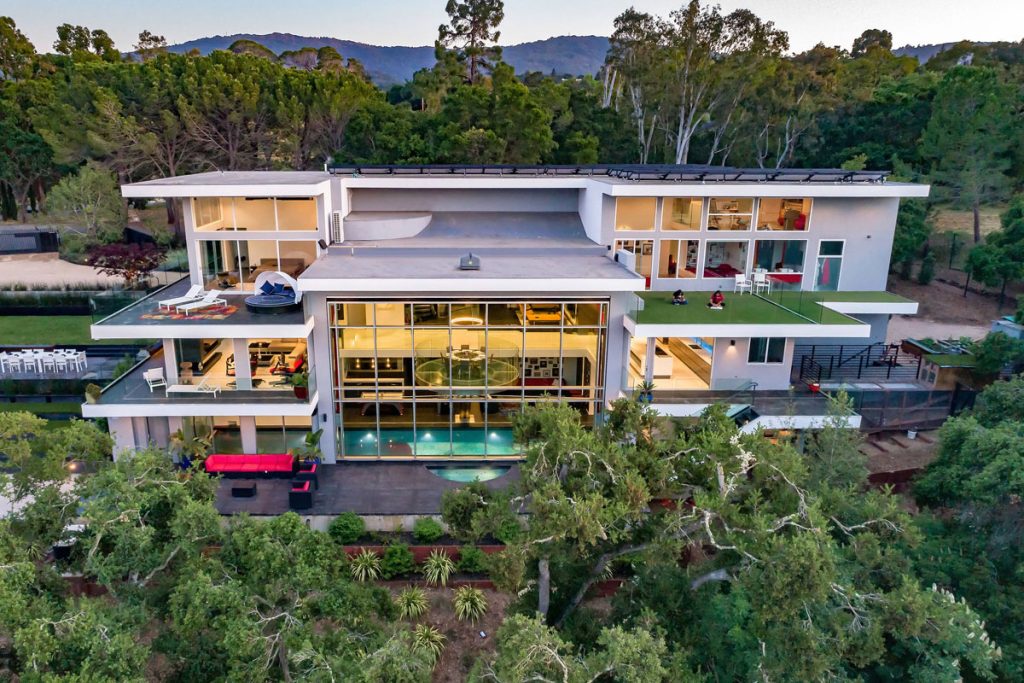 Ultra Modern High Tech Home Inspired by Science Fiction