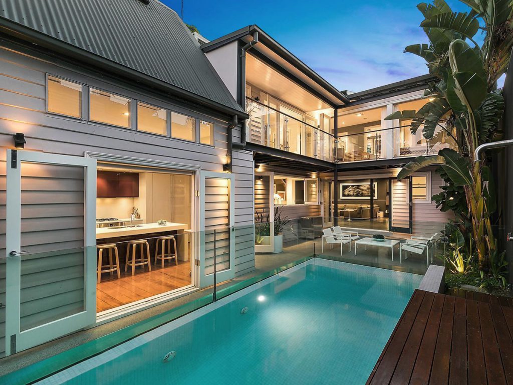 Unique Suburban Modern Home with Courtyard Swimming Pool