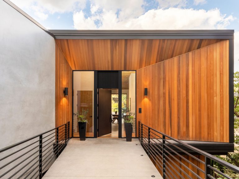 Striking Modern Lake House with Lakeside Terraced Backyard