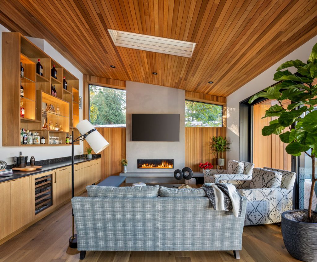 Striking Modern Lake House with Lakeside Terraced Backyard