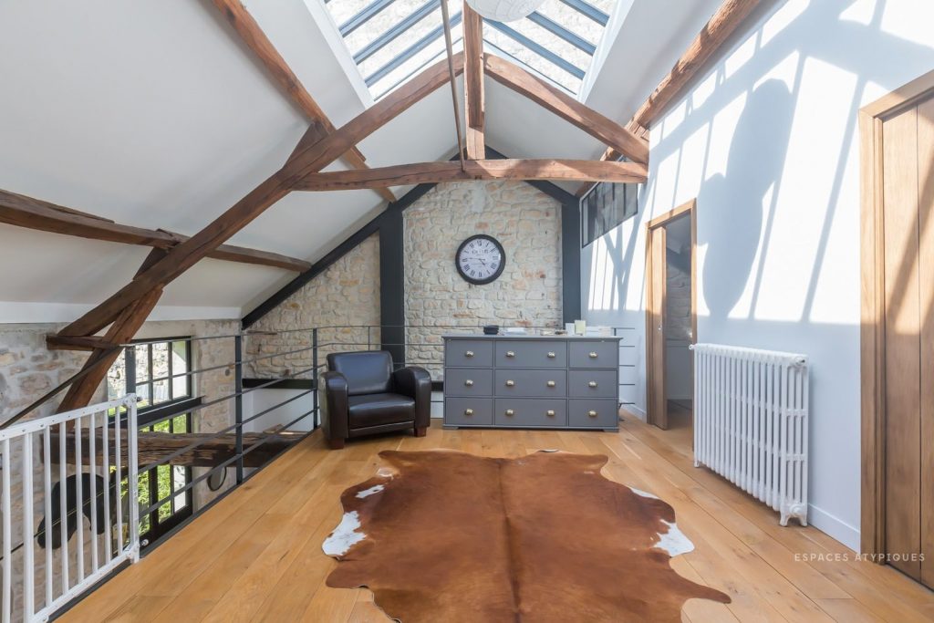Former Stable Near Paris Converted into a Modern Residential Loft ...