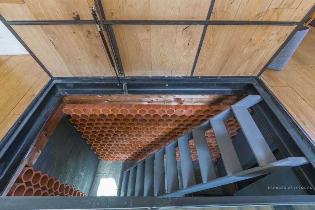 Former Stable Near Paris Converted into a Modern Residential Loft ...