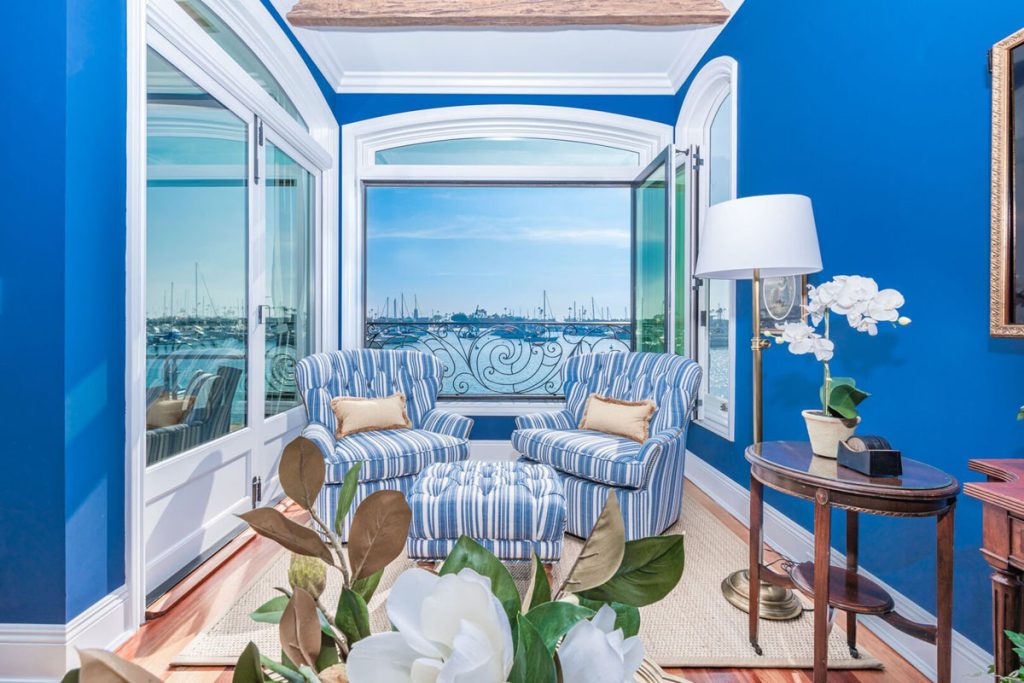 Lido Isle Luxuriously Crafted Bayfront Home with Amazing View