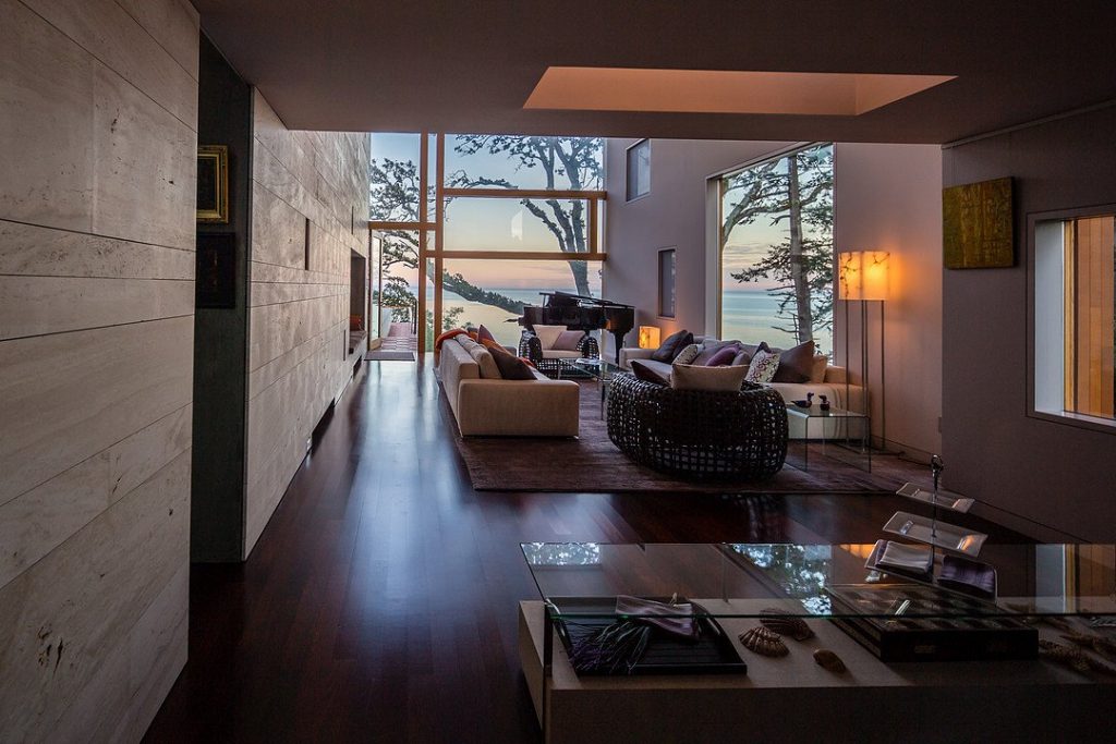 Iconic Oceanfront House on Vancouver Island with Cutting-Edge Design ...