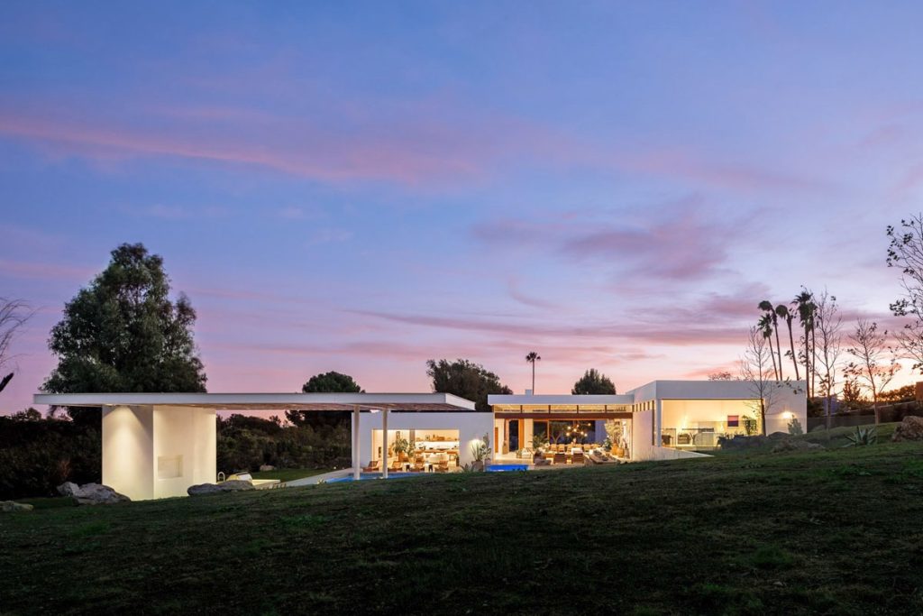 Resort-Style Minimalist Oasis with Intimate Courtyards