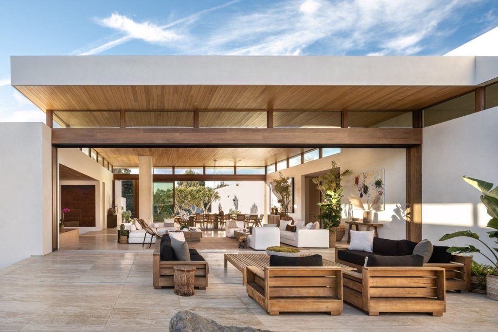 Resort-Style Minimalist Oasis with Intimate Courtyards