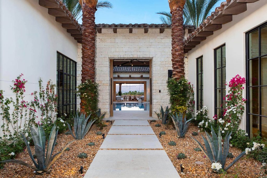 The Simple Elegance of a Hacienda-Style Ranch in La Quinta