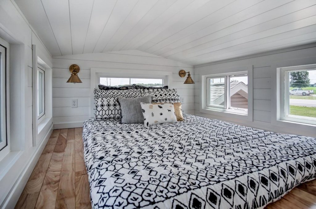 Beautifully Designed Tiny House with Luxury Kitchen and Spacious Living ...