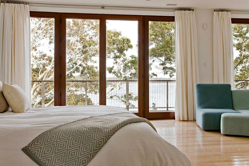 Cape Cod Harbor View House On A Curved Bluff