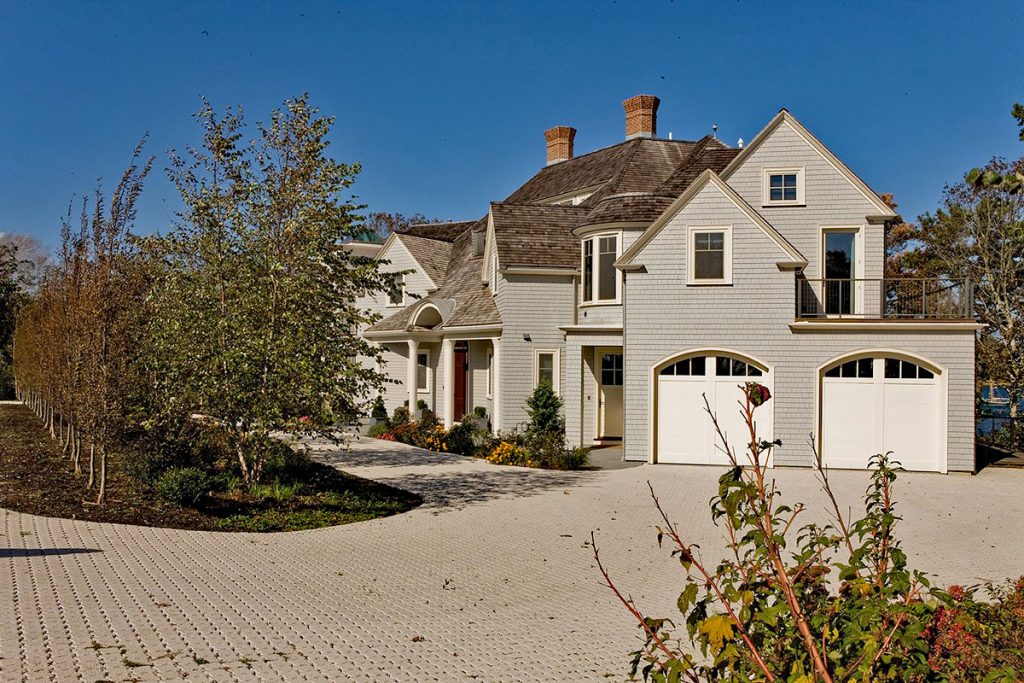 Cape Cod Harbor View House On A Curved Bluff