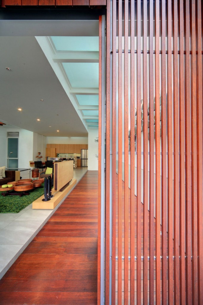 Narrow House Maximizes Space On Three Floors | iDesignArch | Interior ...