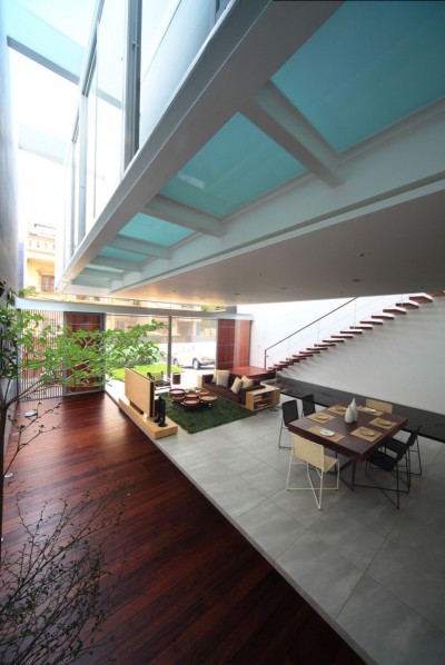 Narrow House Maximizes Space On Three Floors | iDesignArch | Interior ...