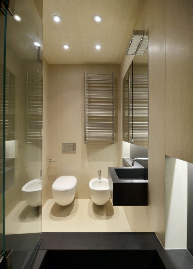 Small Apartment with Innovative Glass Window Between the Kitchen and ...