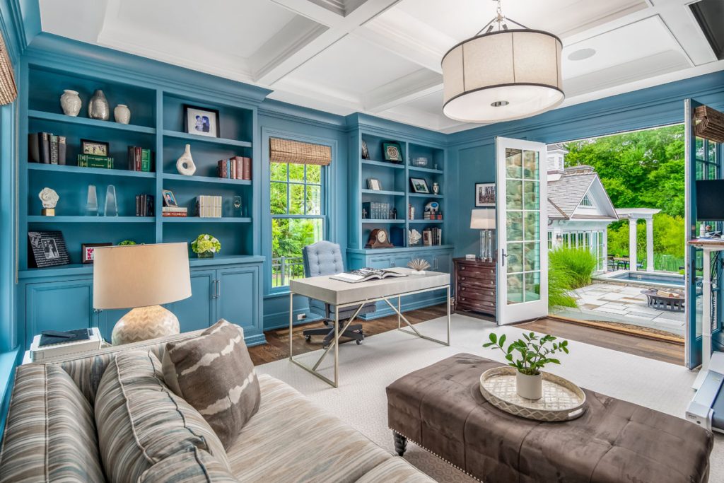 Traditional Colonial Style Estate Home on Hemlock Hill