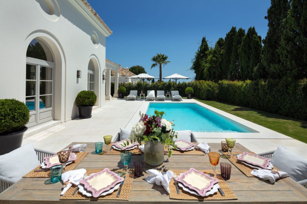 Classic Provençal Style Courtyard Villa in Costa del Sol
