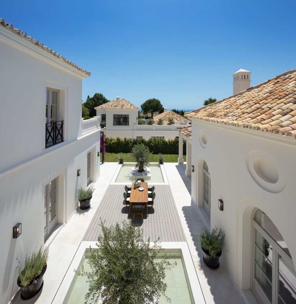 Classic Provençal Style Courtyard Villa in Costa del Sol