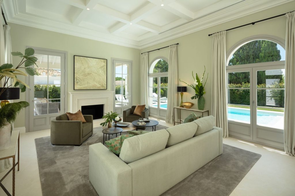 Classic Provençal Style Courtyard Villa in Costa del Sol