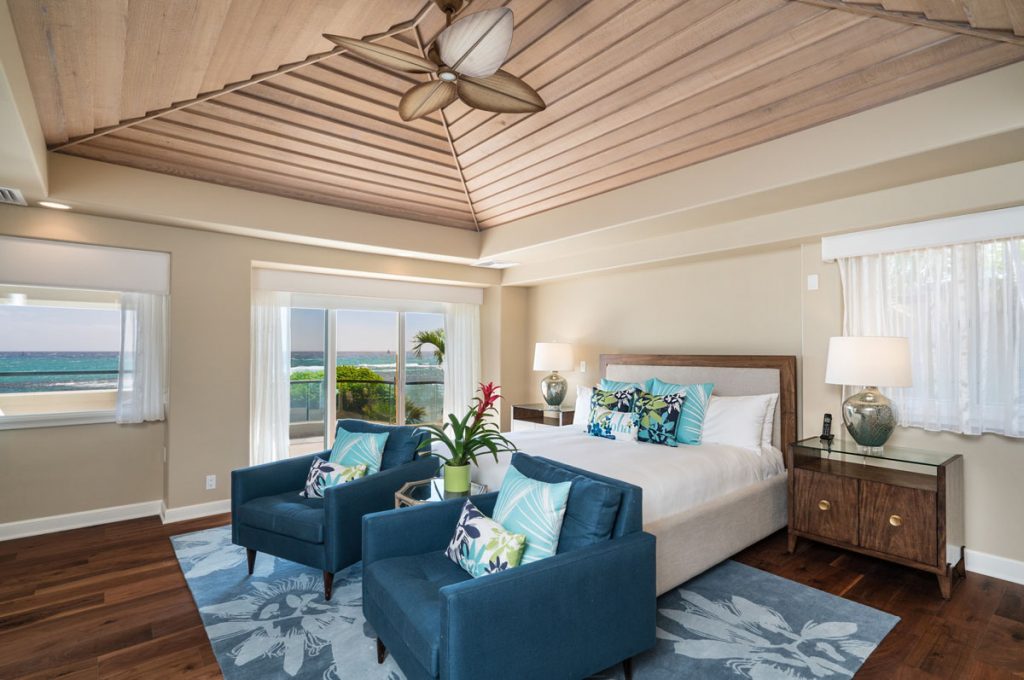 Oceanfront Home in Honolulu with Stunning Architectural Details and ...