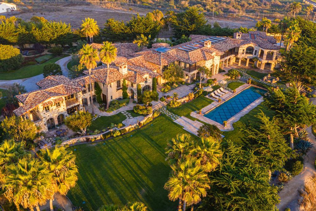 Dreamy and Romantic Tuscan Farmhouse Style Mansion