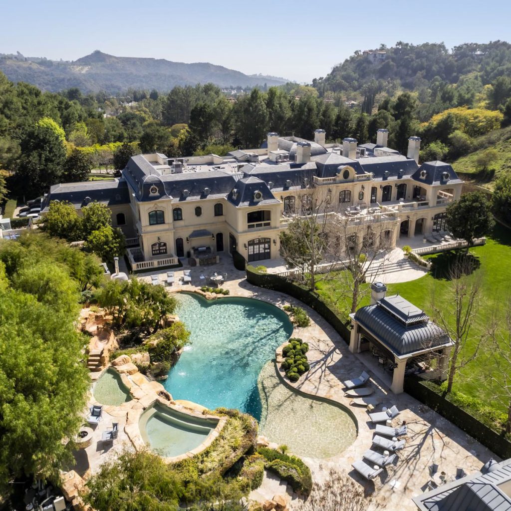 Paris Hilton Snaps Up Mark Wahlberg’s Former Beverly Hills Chateau for ...