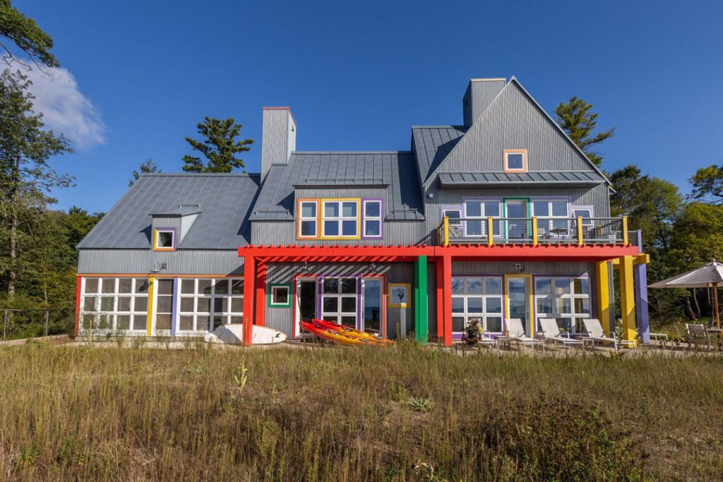 Architectural Work of Art: Postmodern Lakefront Home with Playful Design