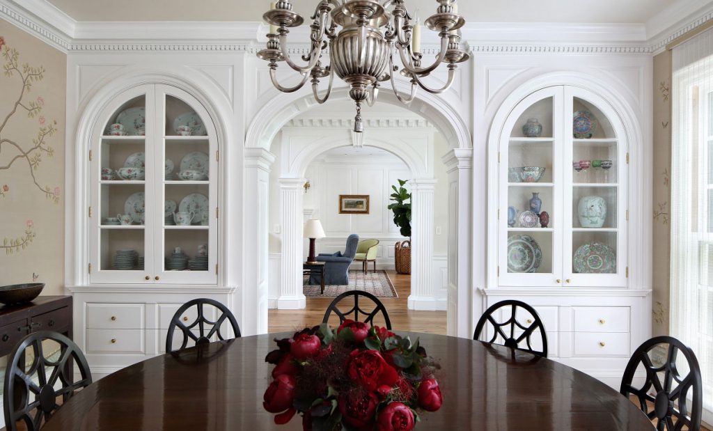 Crown Moulding Dominates This Updated Neoclassical American Federal ...