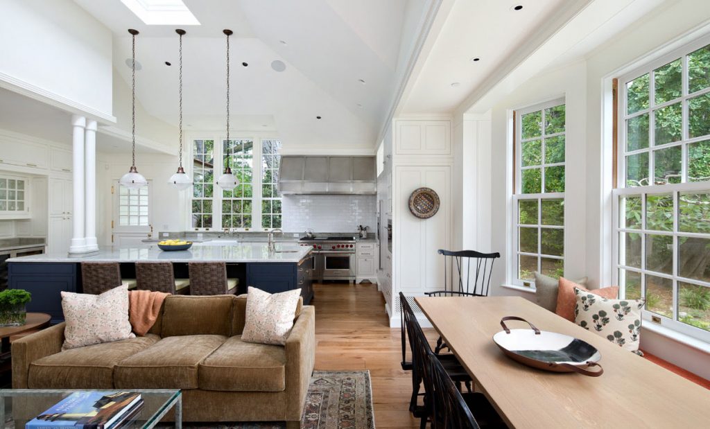 Crown Moulding Dominates This Updated Neoclassical American Federal ...