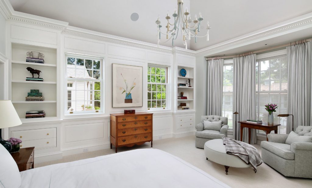 Crown Moulding Dominates This Updated Neoclassical American Federal ...